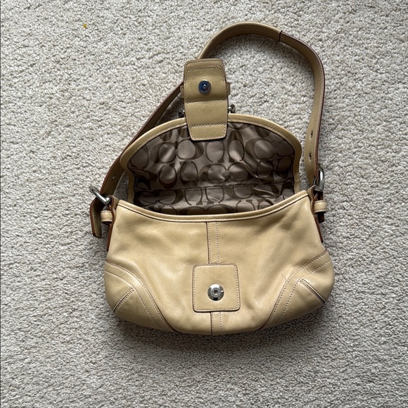 Coach | Bags | Coach Tan Leather Shoulder Bag With Slouchy Design ...